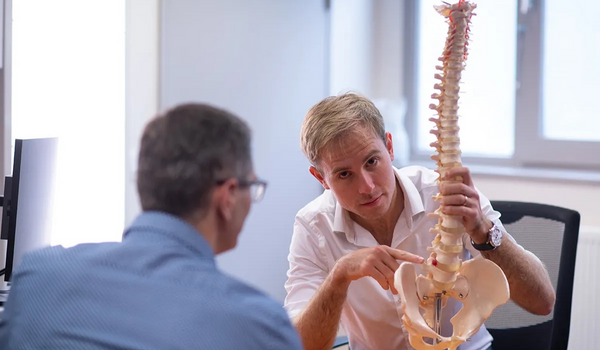 Chirurgie du rachis : le parcours patient idéal selon Dr Thibault ...